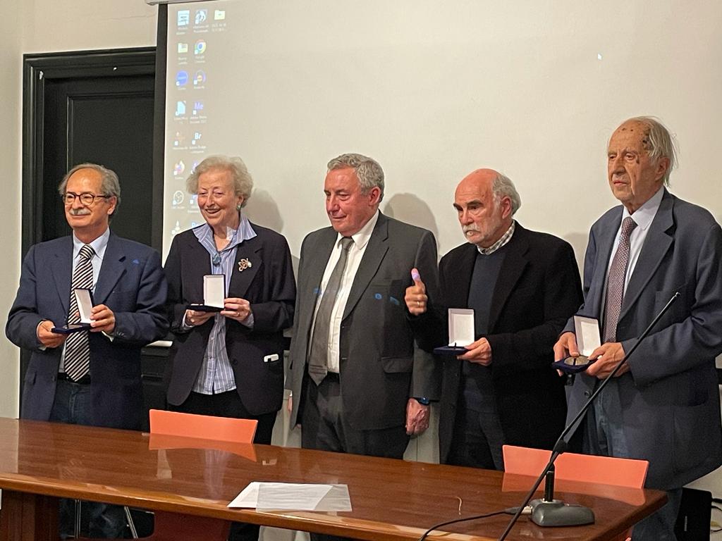 A FRANCO ZAVATTI LA MEDAGLIA D’ORO DEL GOVERNO CILENO PER IL SOSTEGNO ...